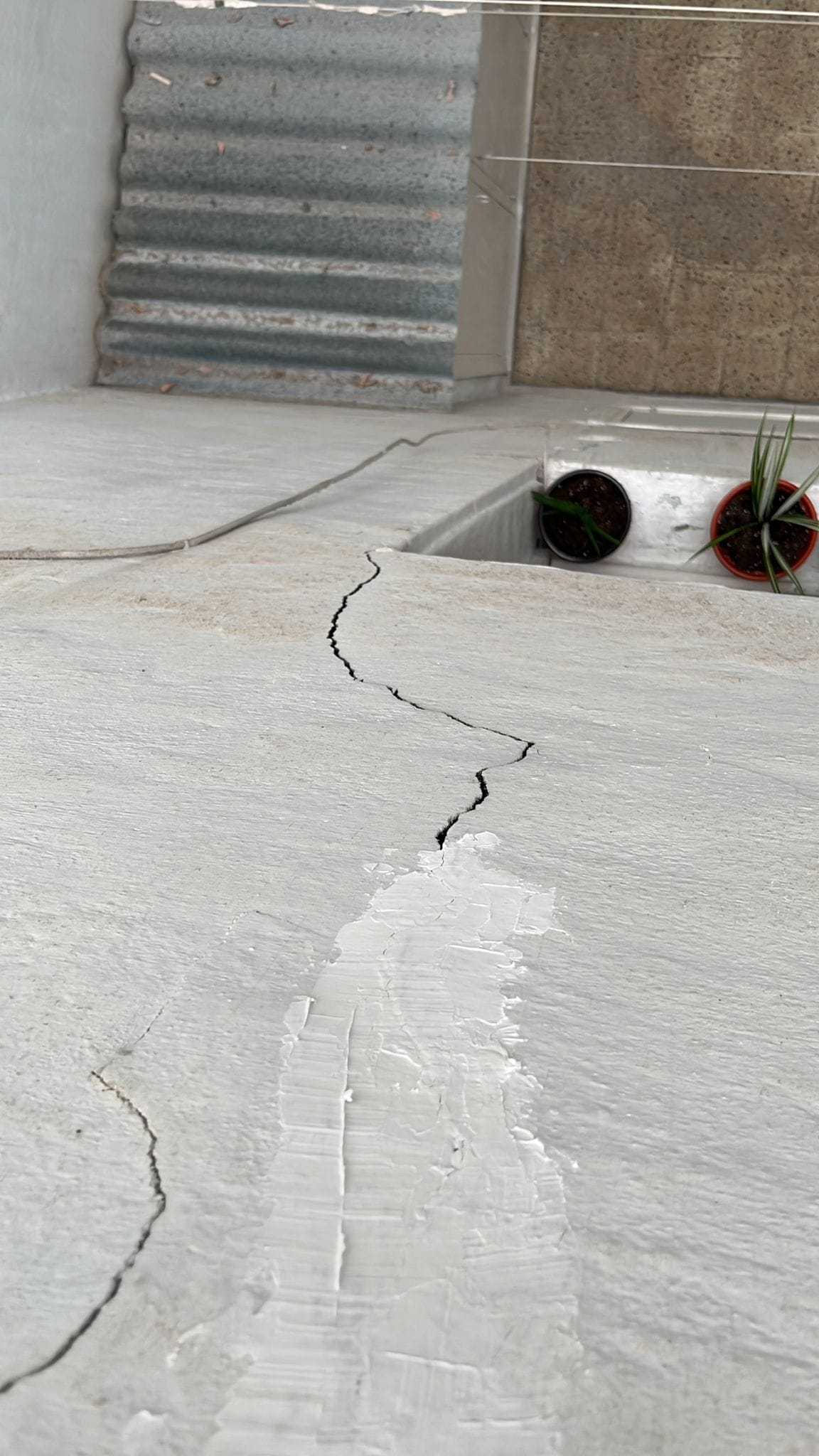 Testigo yeso en grieta fachada - Albañilería - Todoexpertos.com