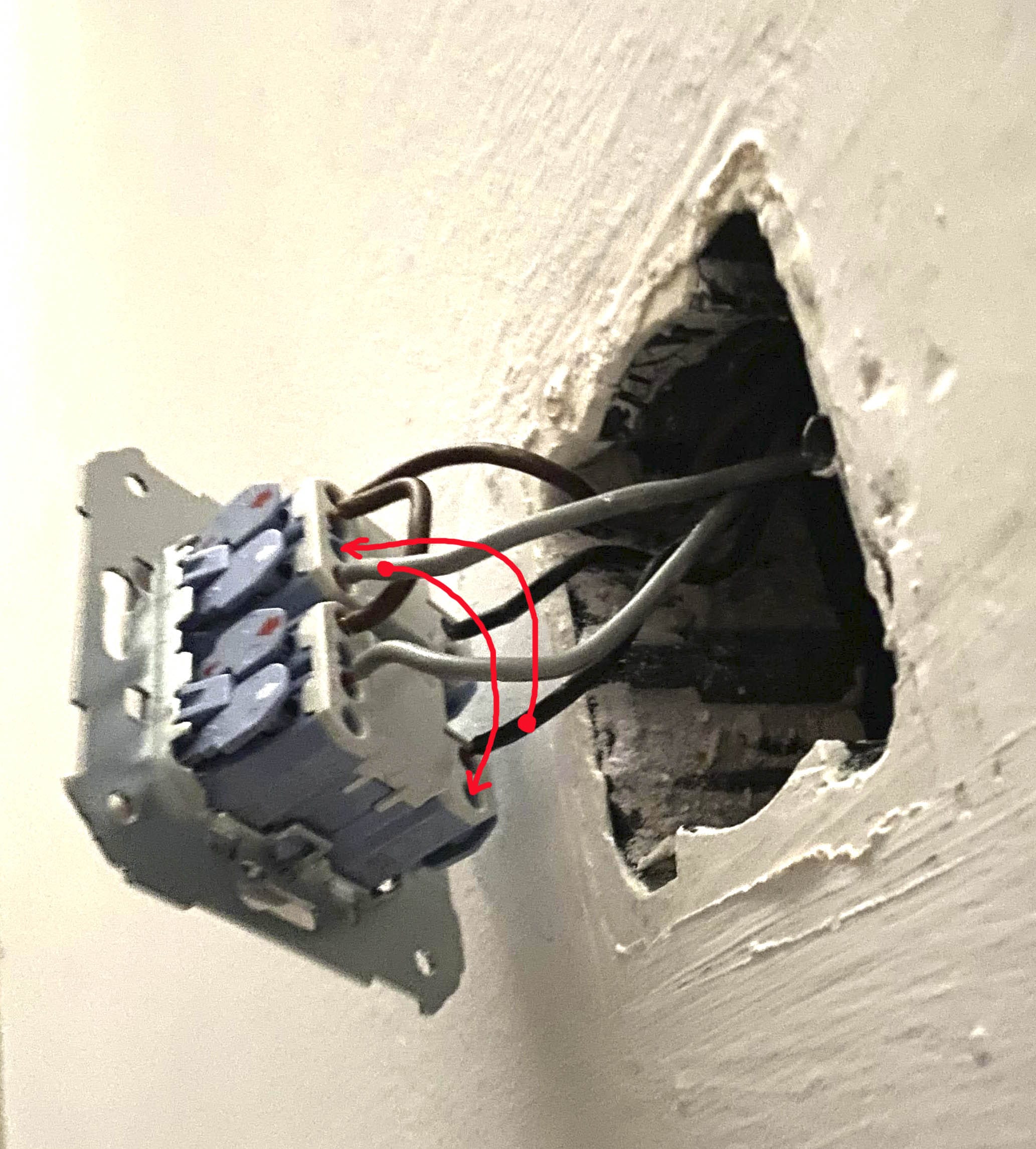 Como conectar un interruptor simon27 estrecho - Electricidad del hogar ...