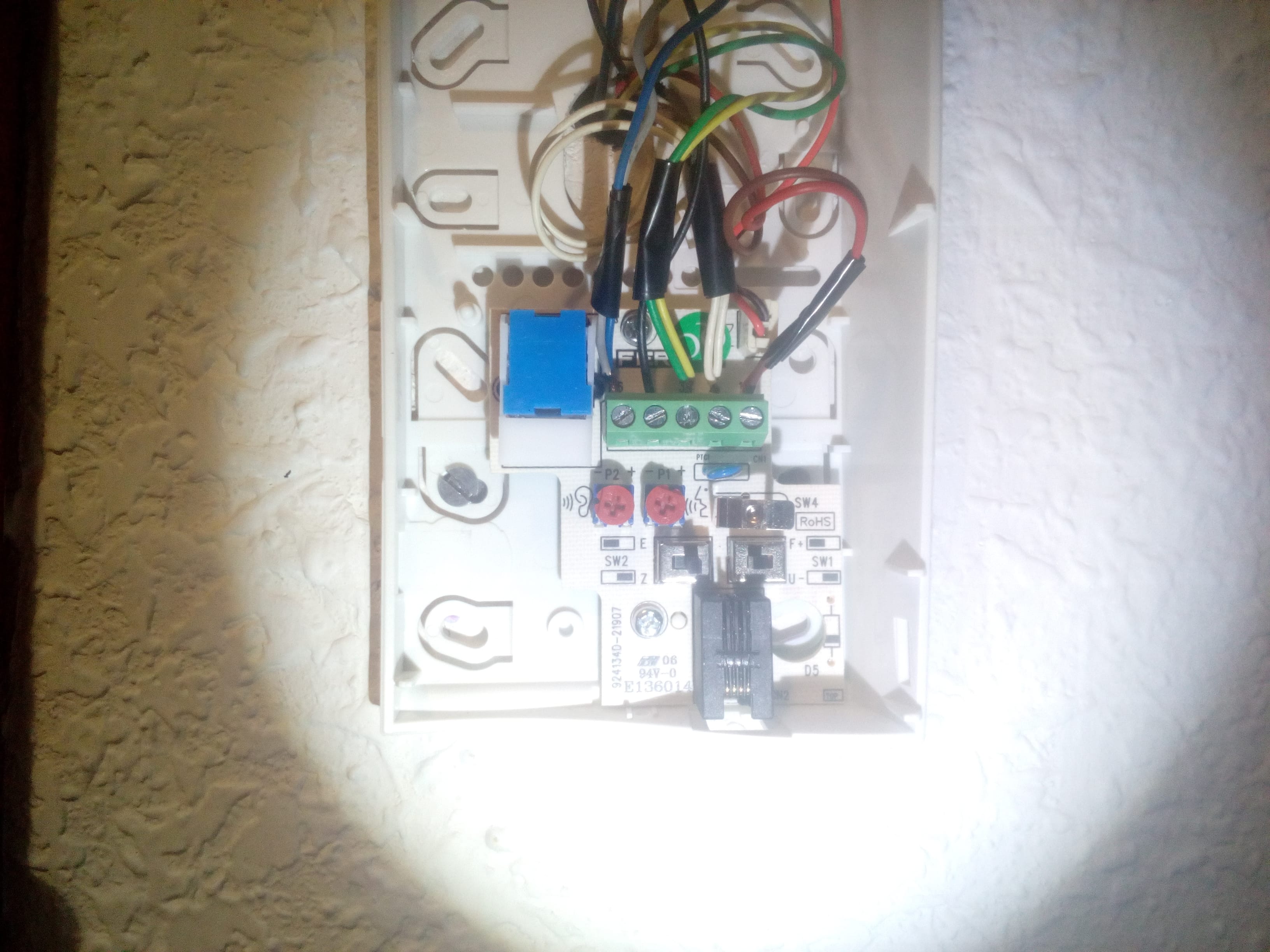 Sustitución telefonillo Golmar T-810/B por Fermax 3399 - Electricidad ...