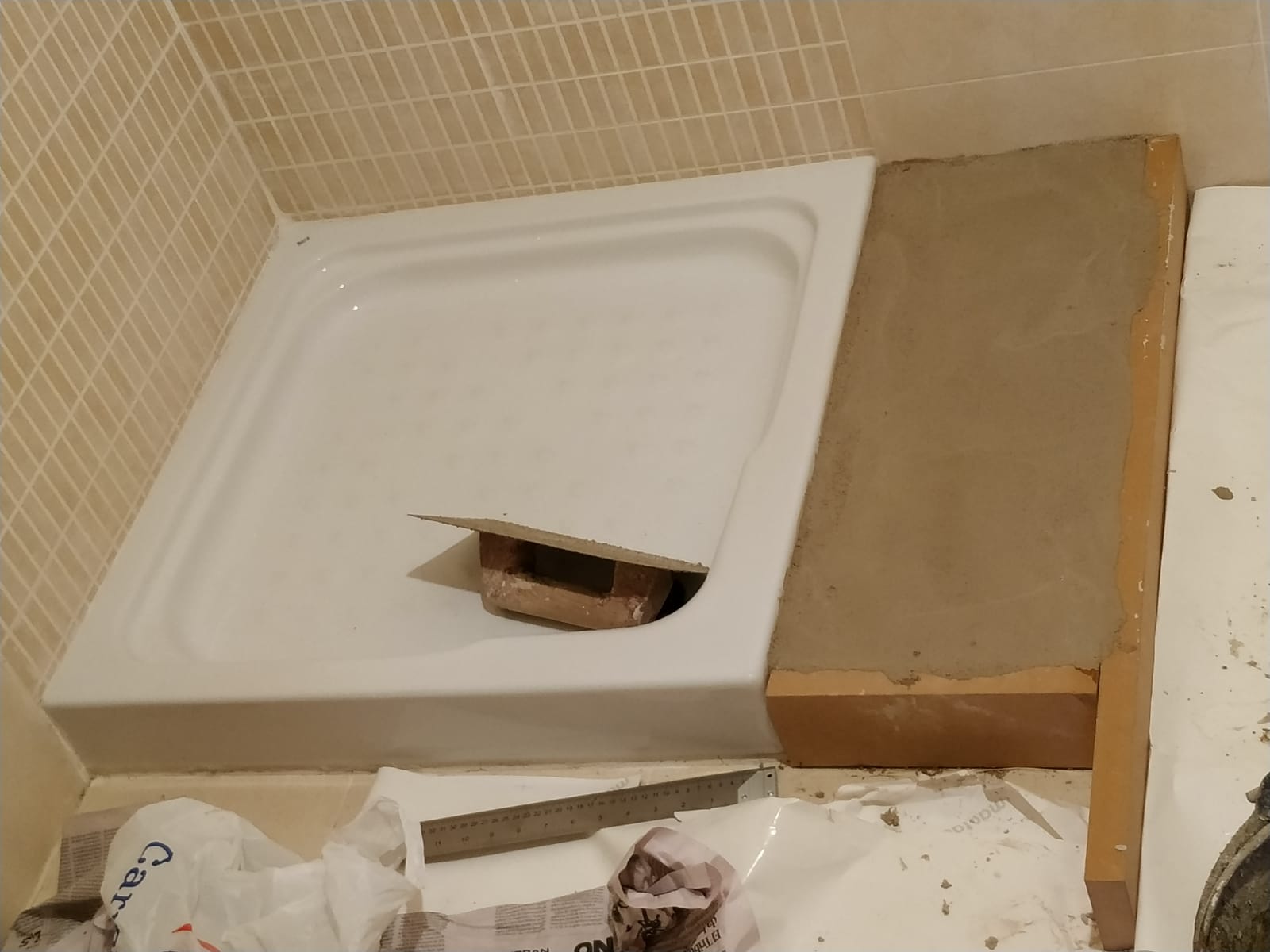 Plato de ducha demasiado pequeño. - Casa y Jardín - Todoexpertos.com