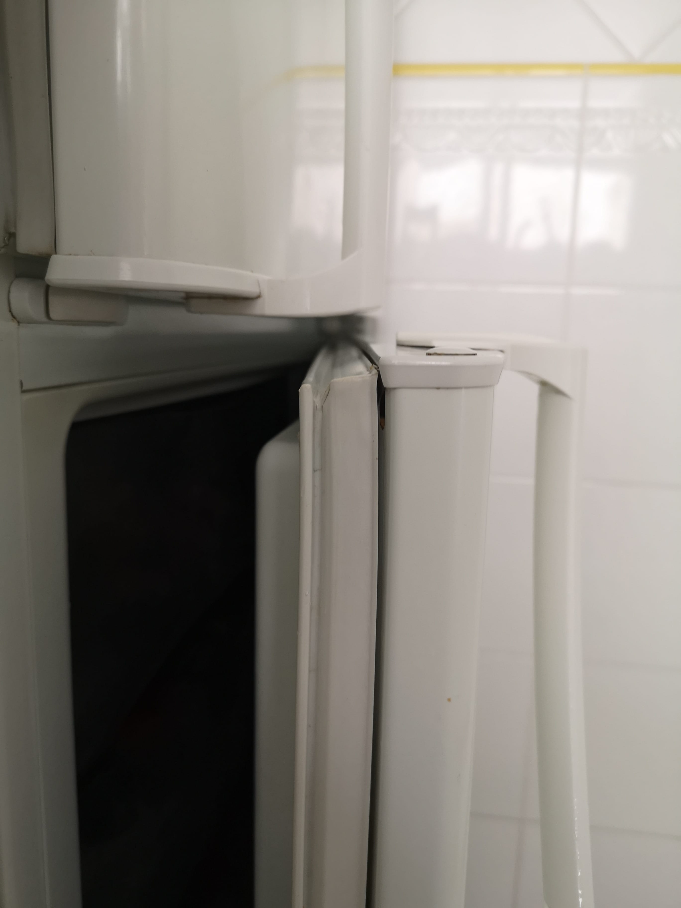 Hielo en evaporador del congelador Fagor 2FC-47 NF y alta frecuencia de encendido ...