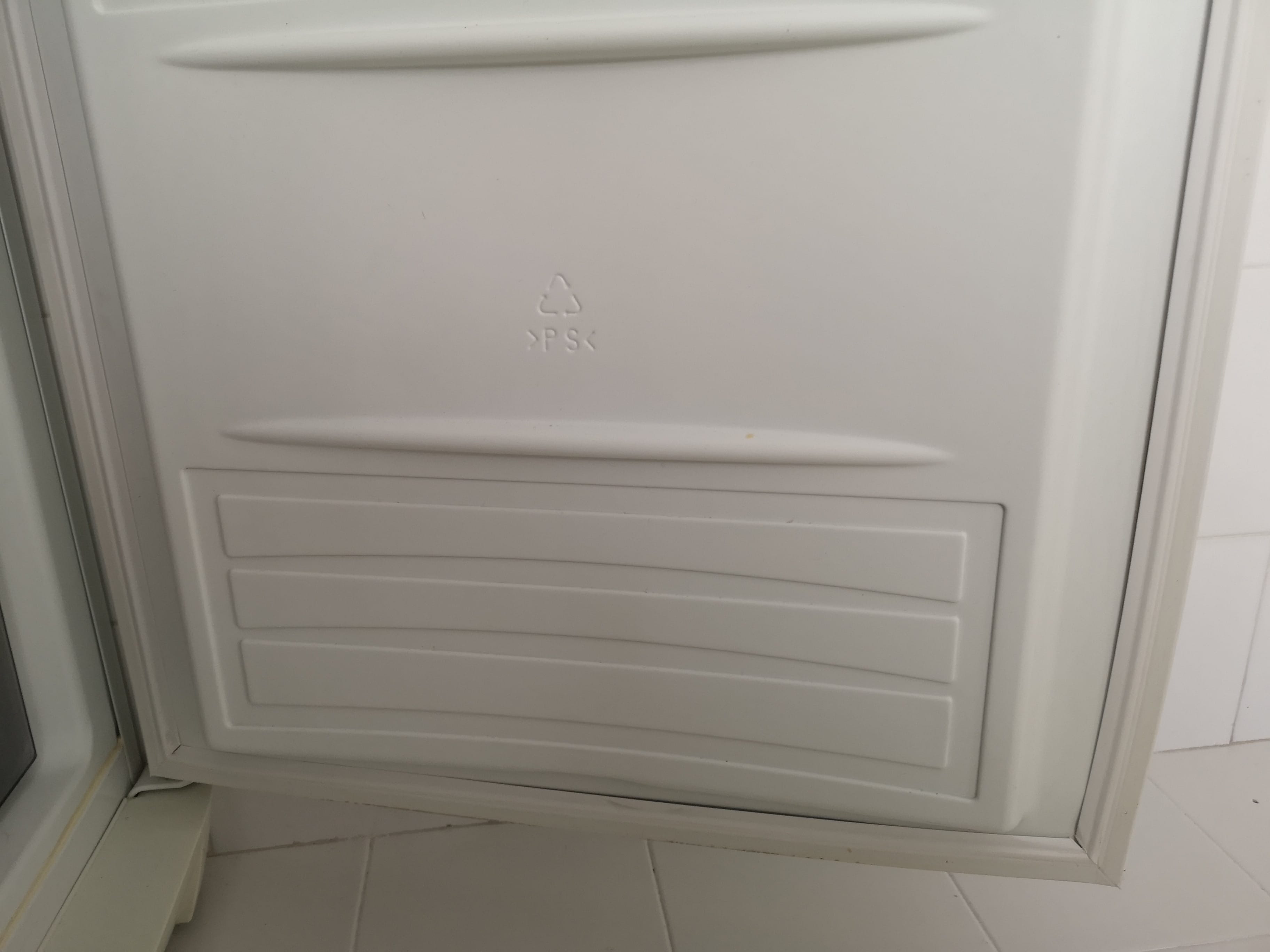 Hielo en evaporador del congelador Fagor 2FC-47 NF y alta frecuencia de encendido ...