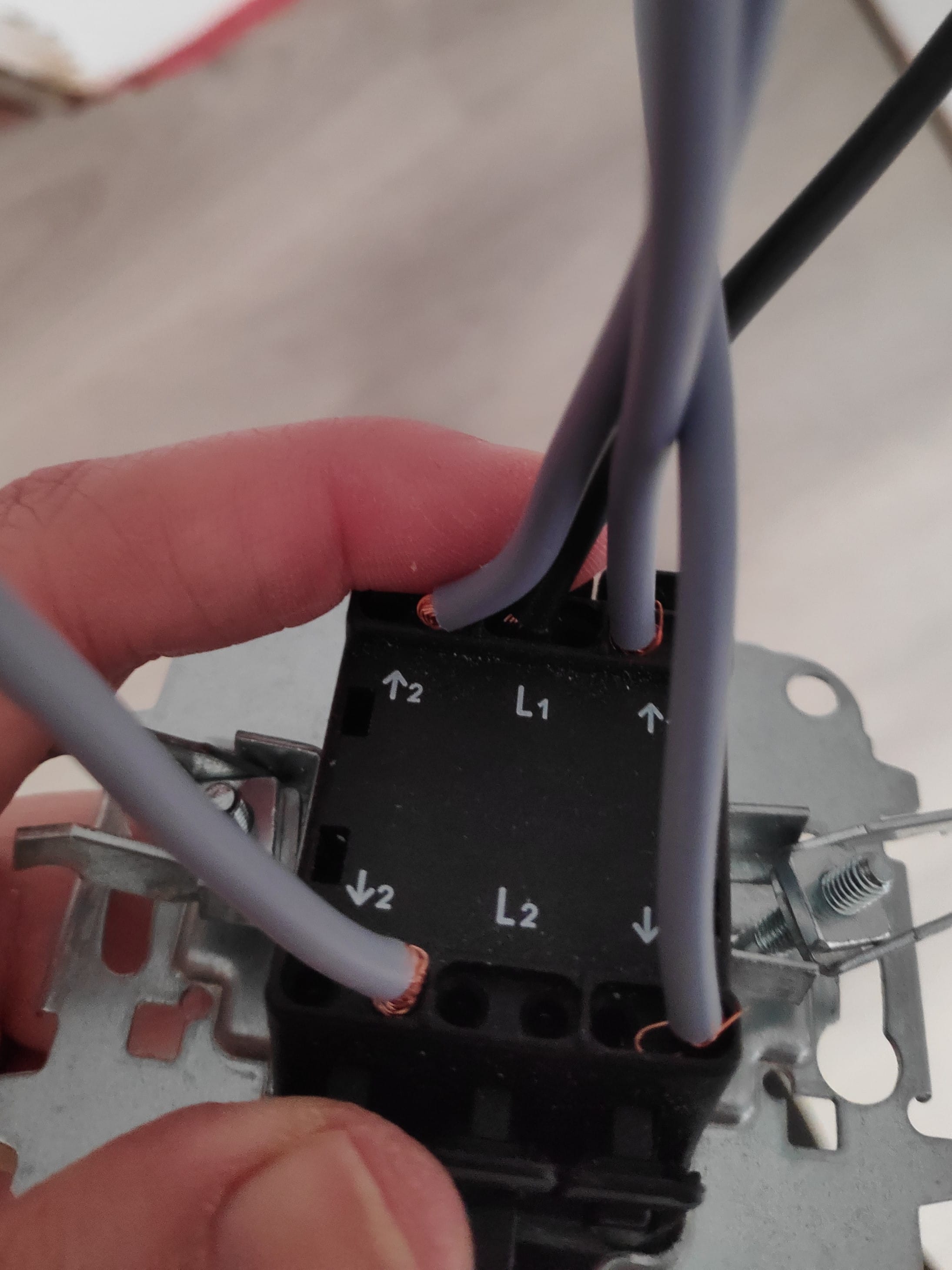 Instalación de dos conmutadores dobles - Electricidad del hogar ...