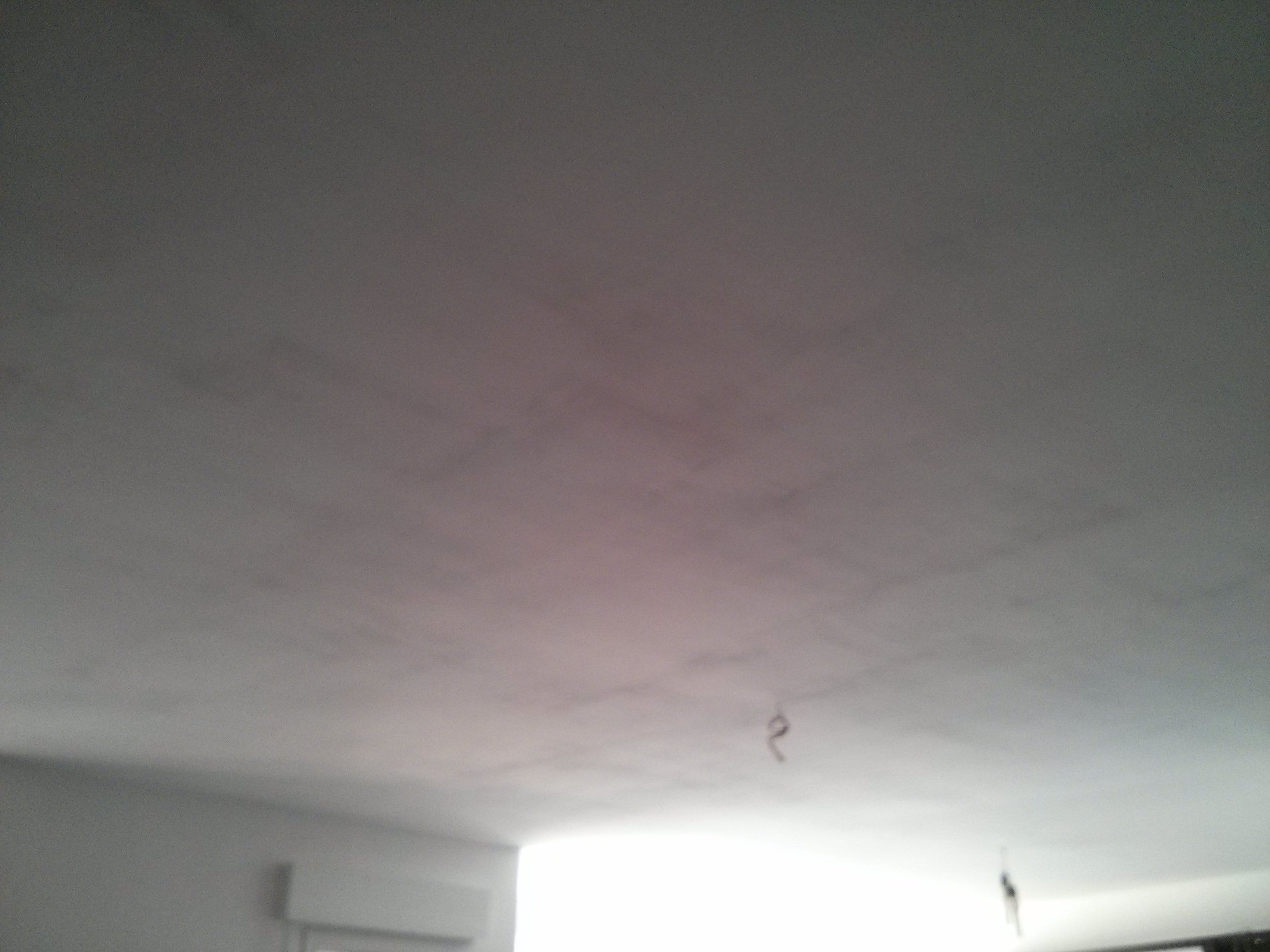 Pintado techo enlucido con yeso - Albañilería - Todoexpertos.com