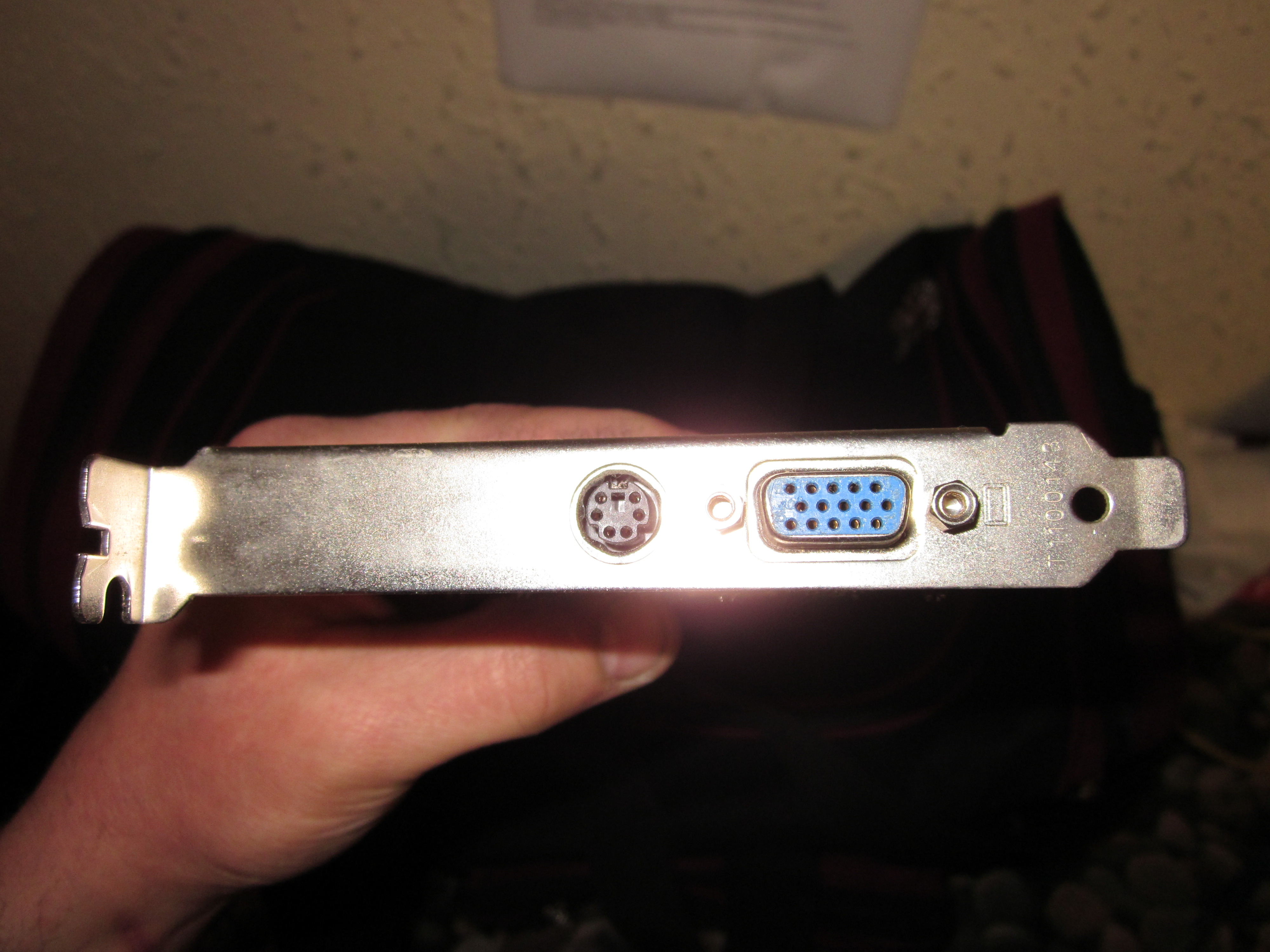 ¿Conector de video de 9 pines? - Hardware - Todoexpertos.com