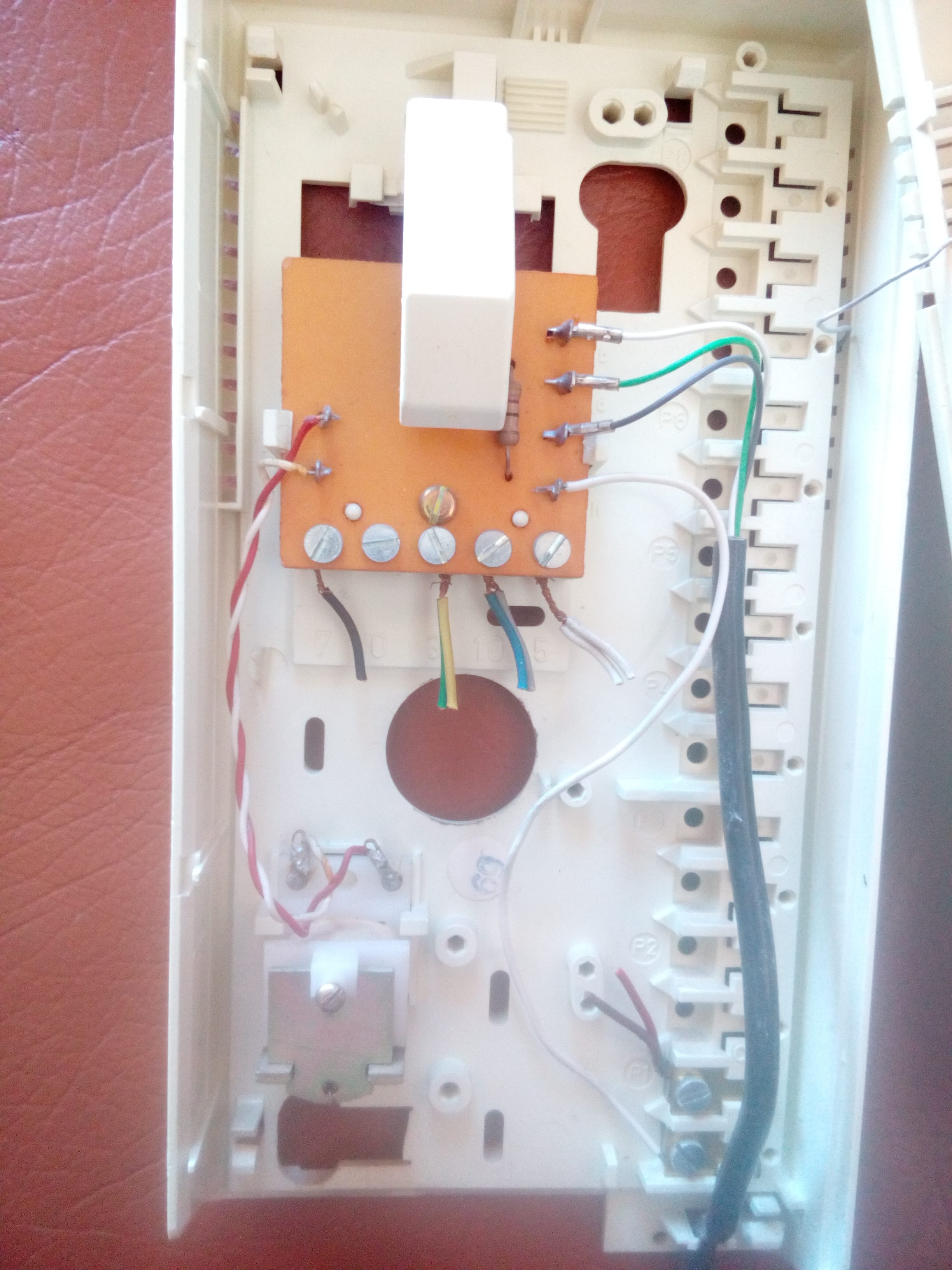 Sustitución telefonillo Golmar T-810/B por Fermax 3399 - Electricidad ...